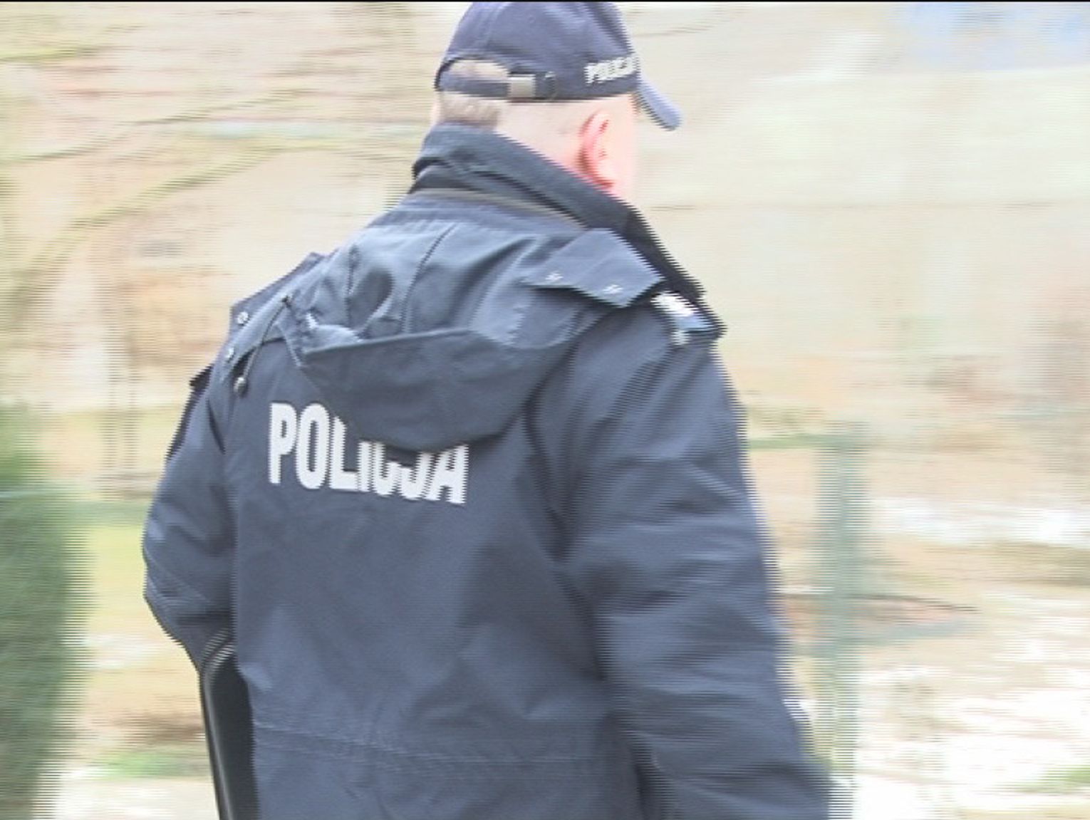 Policjant pomógł bezdomnemu Policjant pomógł bezdomnemu